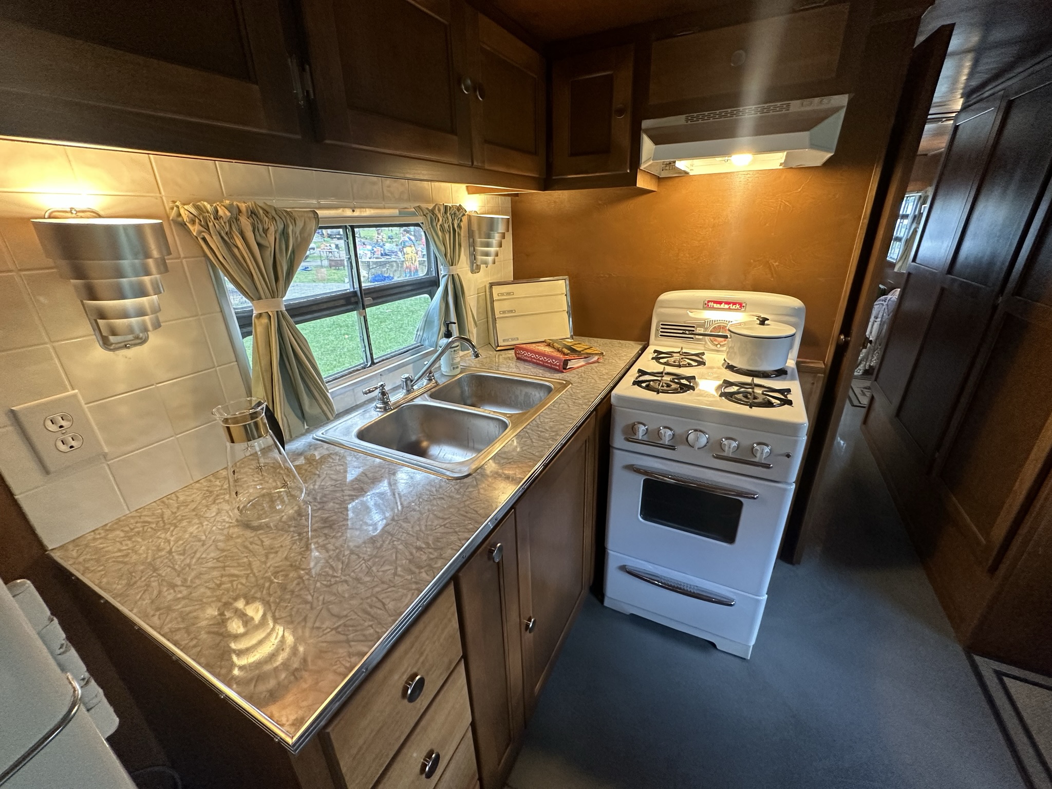 RV Repair & Restoration Services - American RV Restoration